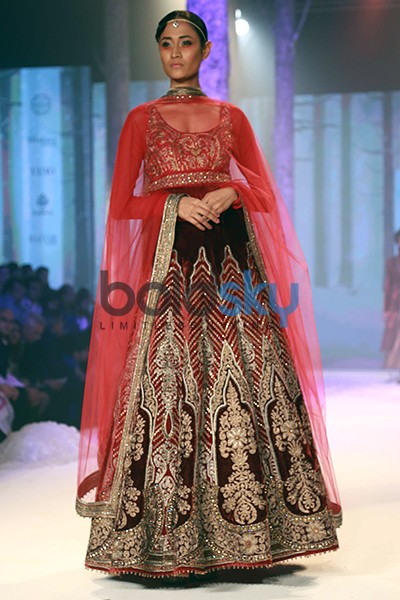 JJ Valaya Fashion Designer | JJ Valaya Designer Collection | JJ Valaya ...