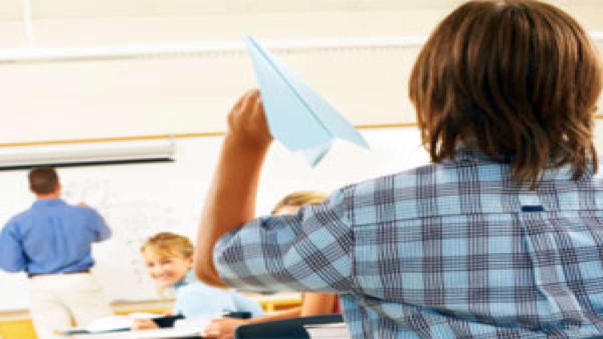 Ways To Deal With Disruptive Students - Boldsky.com