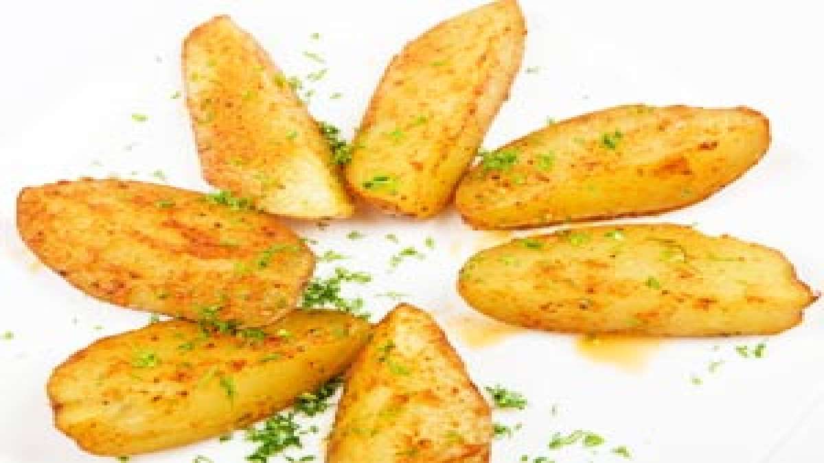 Spicy Aloo Chat Recipe – Tangy Potato Chat - Boldsky.com