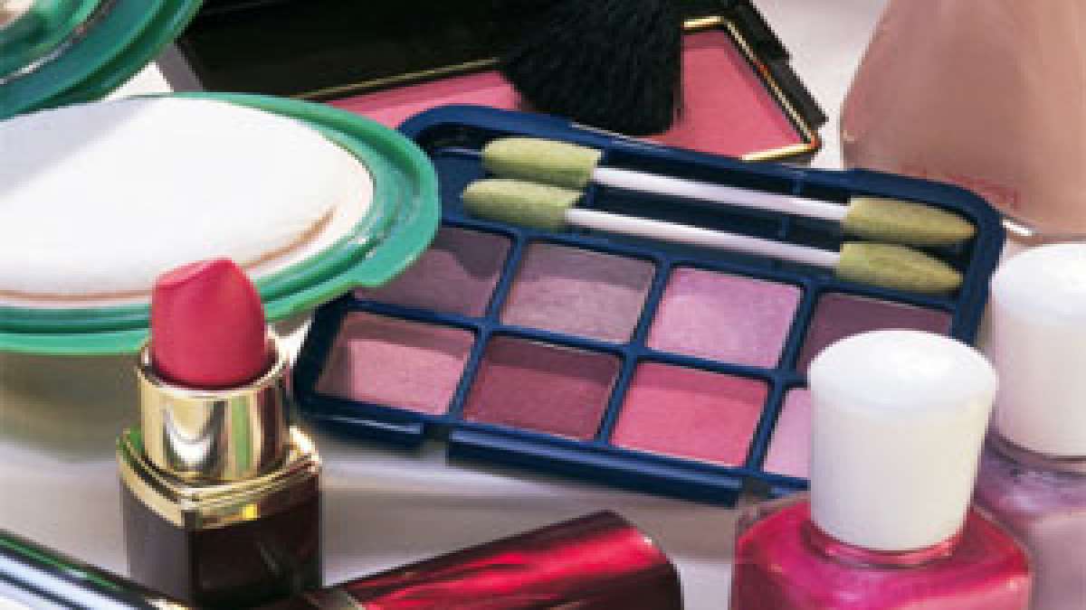 What To Do With The Expired Cosmetics? - Part 2 - Boldsky.com