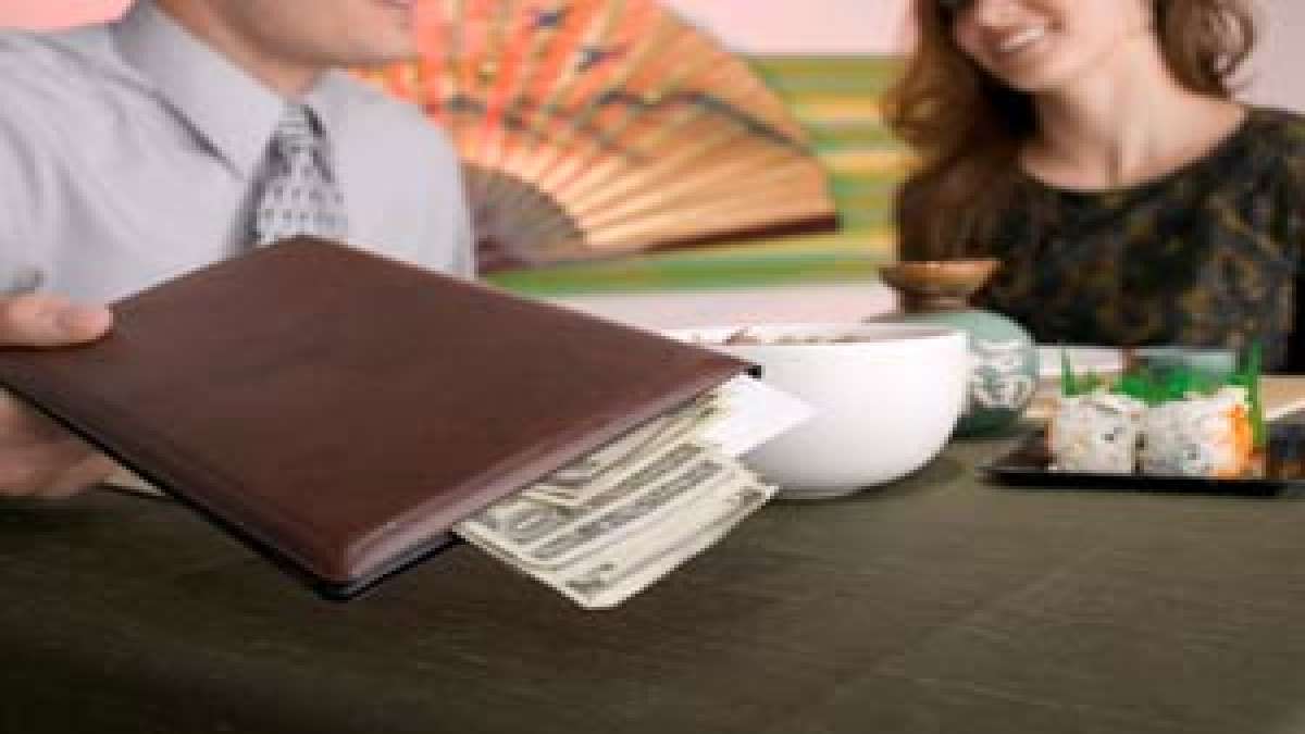 Dating Tips To Get A Rich Man! - Boldsky.com