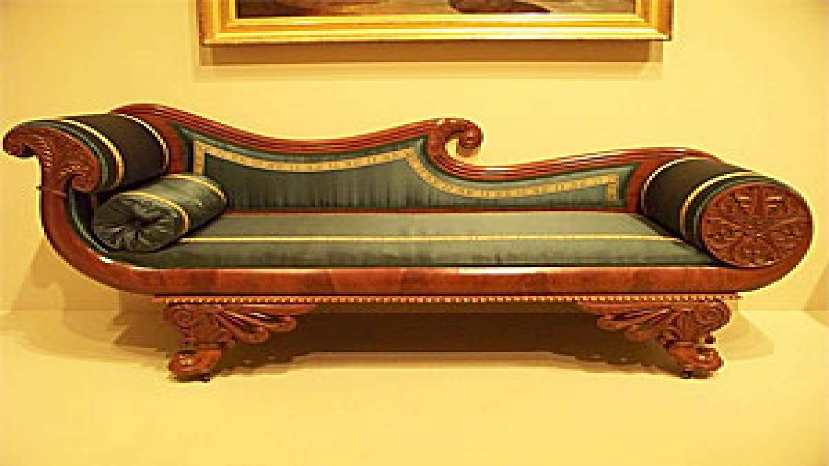Traditional Sofa Designs & Decoration - Boldsky.com