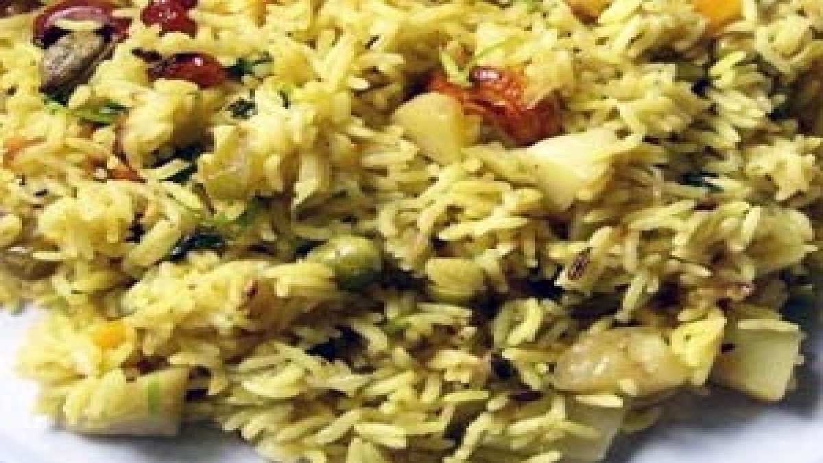 Easy Aloo Pulao Recipe For Navratri - Boldsky.com