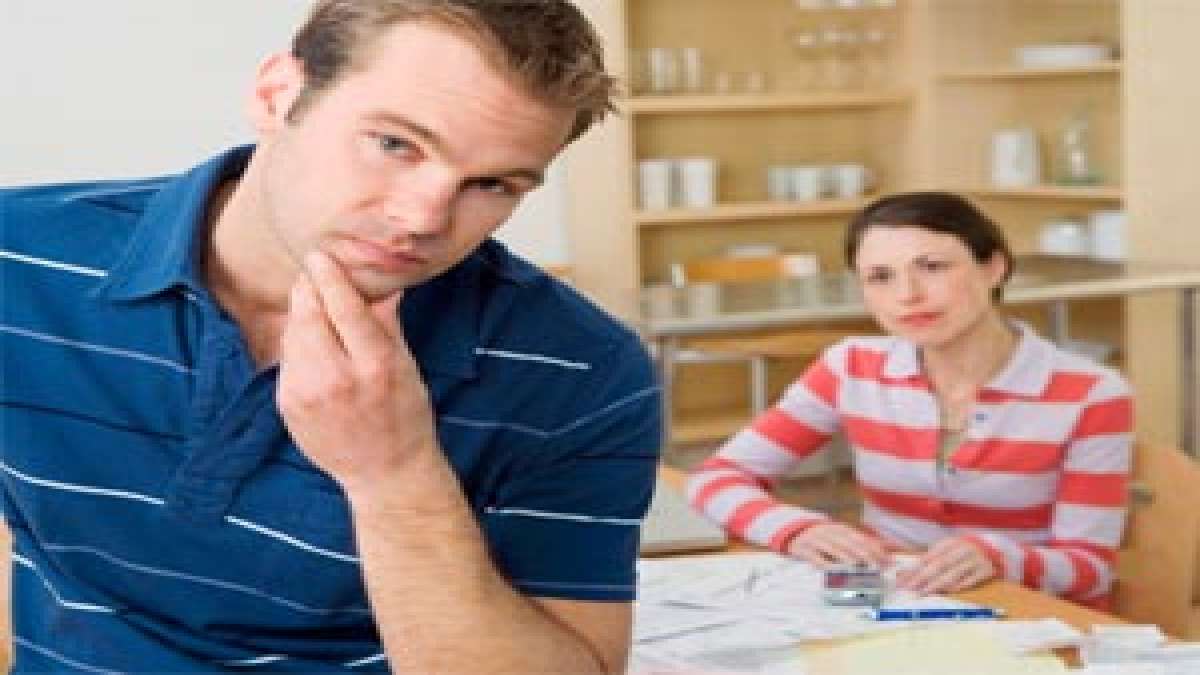 When & How To Give Space In A Relationship? - Boldsky.com