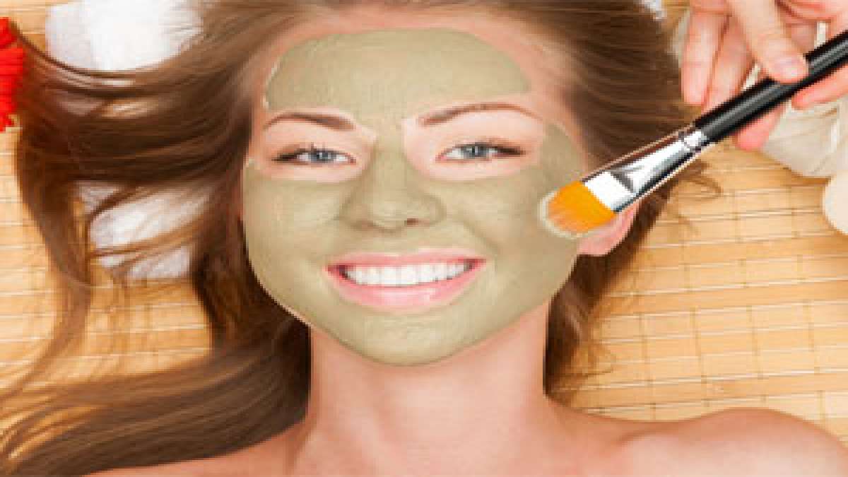 5 Effective Face Masks For Whiteheads - Boldsky.com