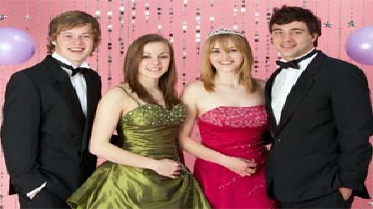 How To Select The Best Prom Gown? - Boldsky.com