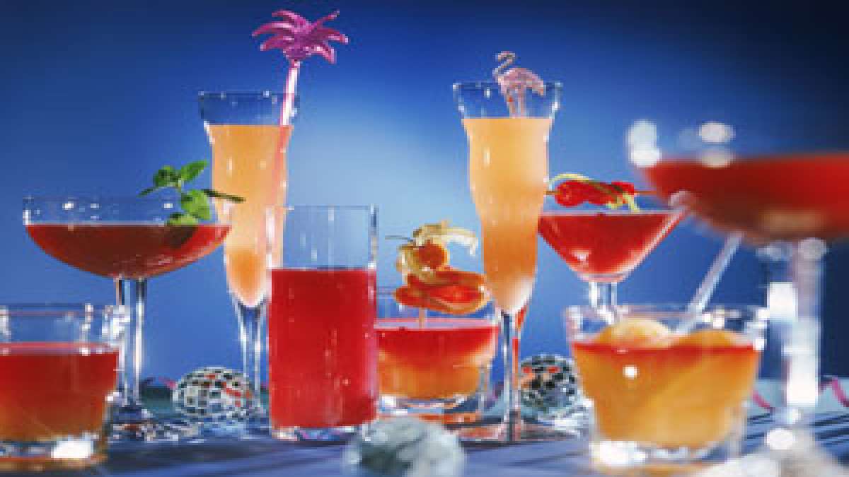 bizarre-cocktail-names-to-try-on-v-day-boldsky