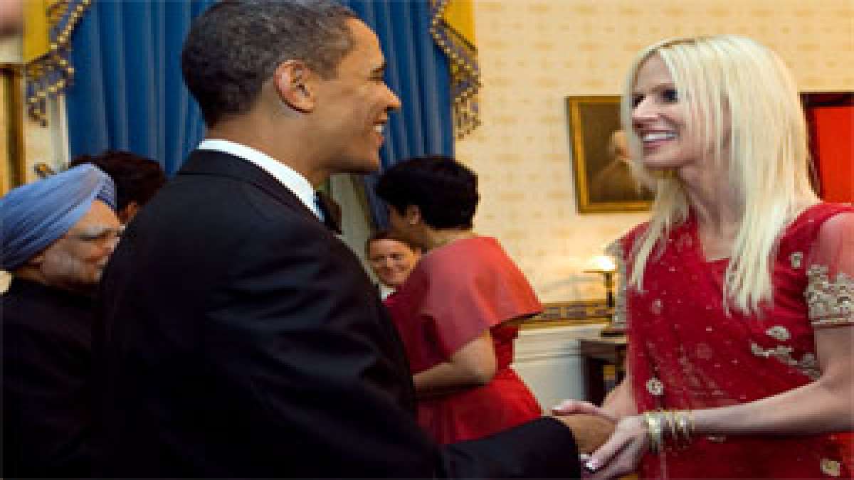 How To Be A Successful Party Crasher? - Boldsky.com