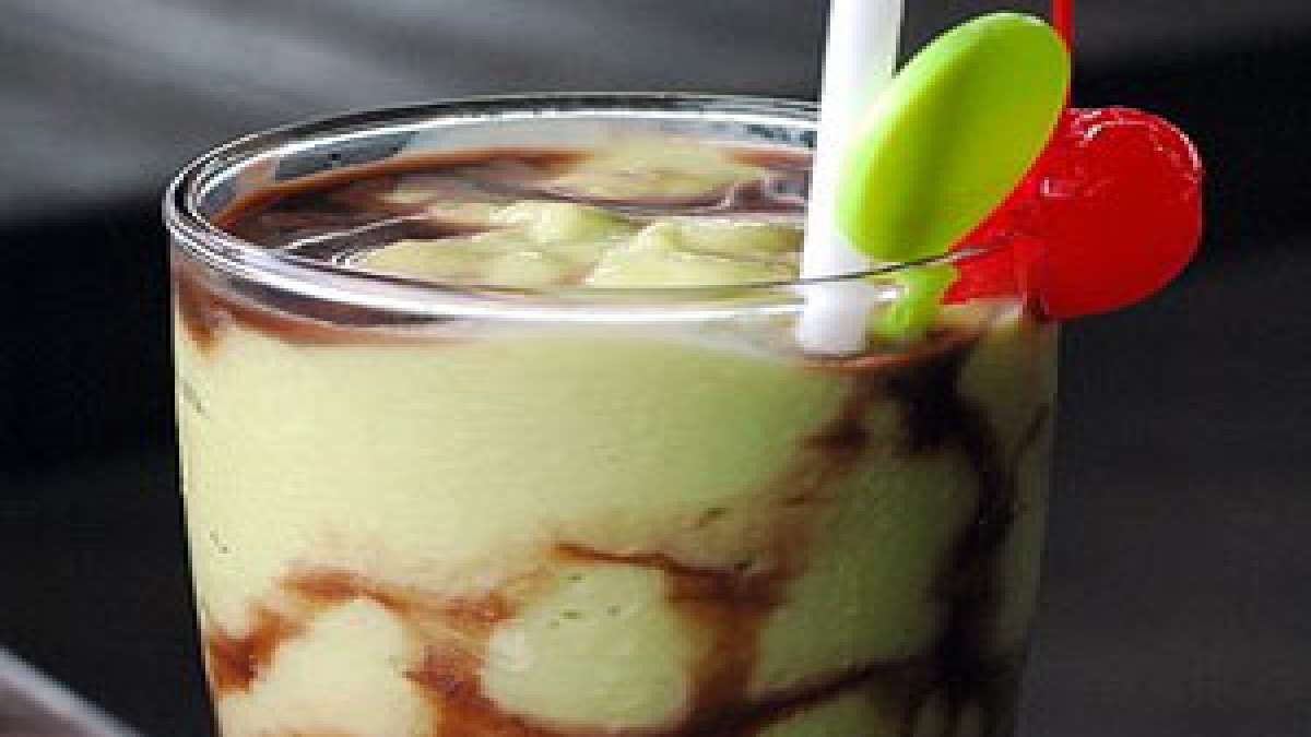 Nuts Milk Shake: Energy Drink! - Boldsky.com