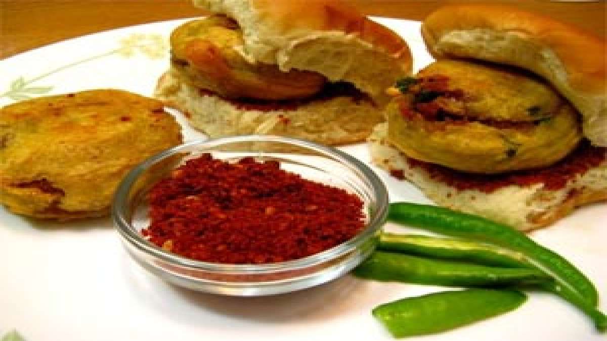 Misal Pav: Indian Chaat Recipe - Boldsky.com