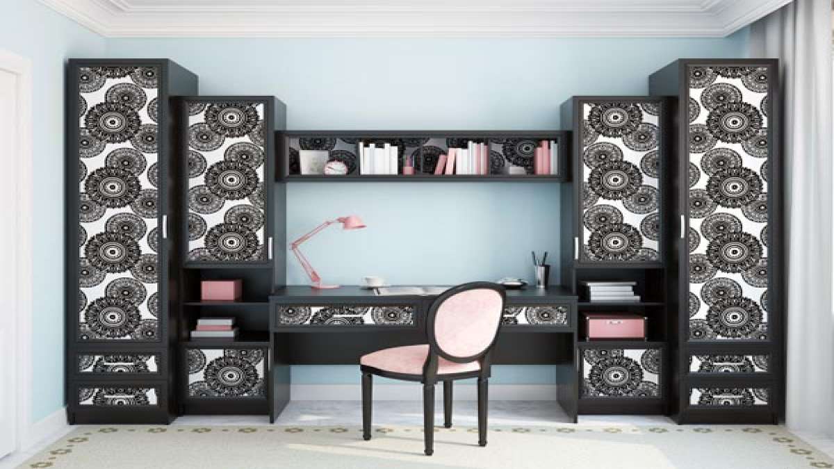 Ideas To Decorate The Study Table - Boldsky.com