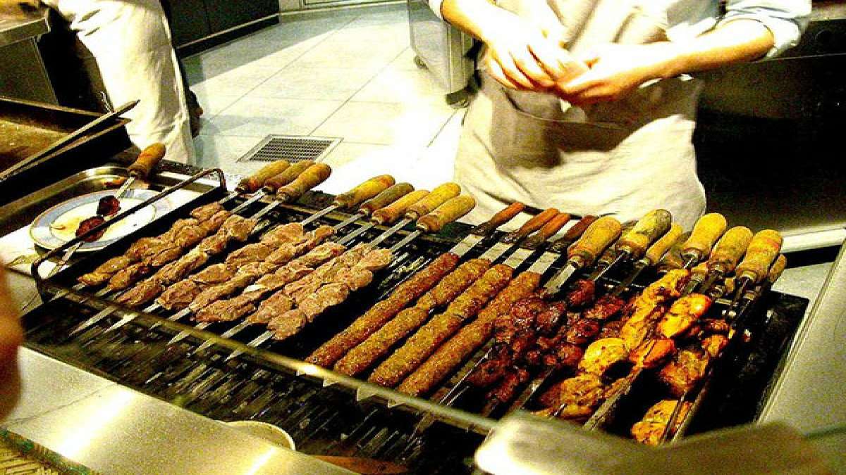 4 Places To Go For The Best Kebabs! - Boldsky.com