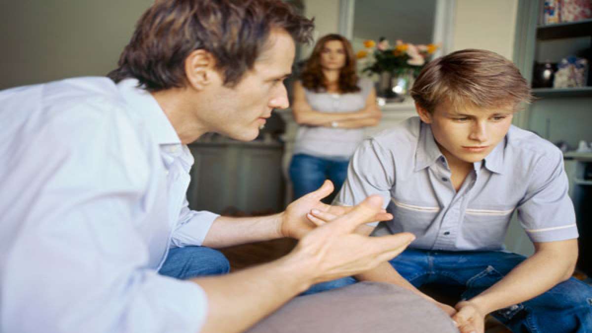 How To Deal With Protective Parents - Boldsky.com