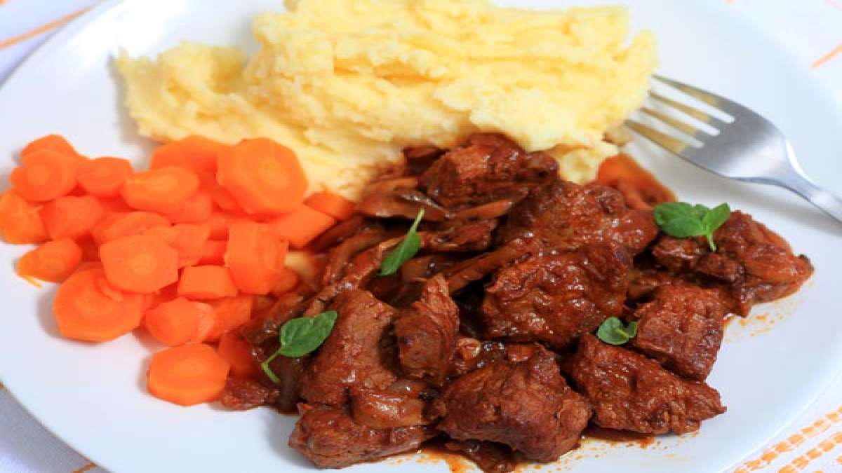 Beef Sukka: Dry Meat Curry For Ramzan - Boldsky.com