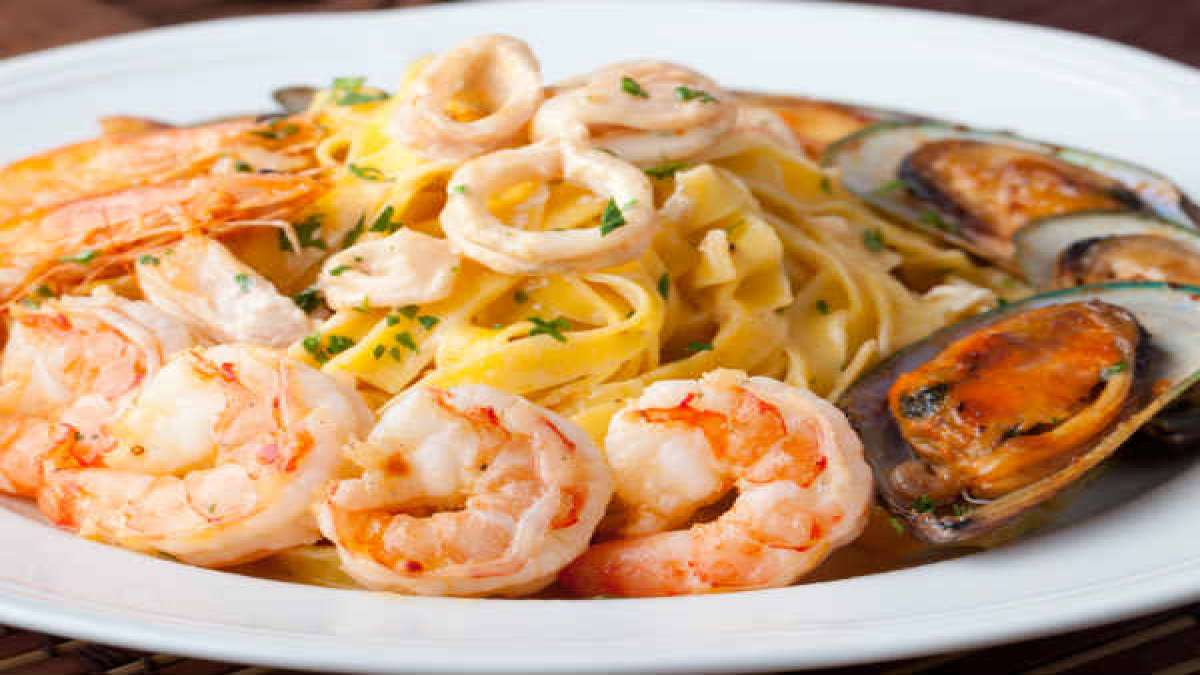 Prawn Pasta Recipe: Italian & Sea Food Mix! - Boldsky.com