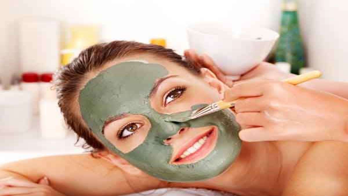 Would You Get A Bird Poop Facial? - Boldsky.com
