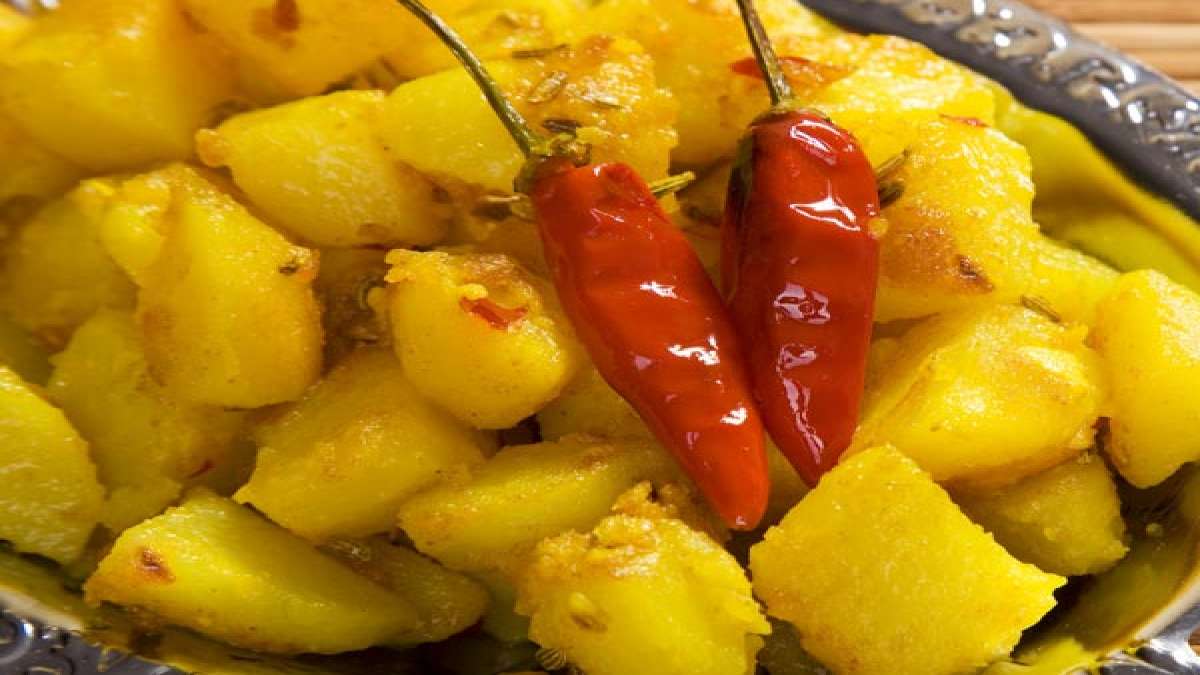 Sukhi Aloo Ki Sabzi: Easy Recipe - Boldsky.com