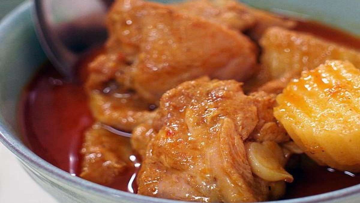 Non-Spicy Bengali Chicken Jhol - Boldsky.com