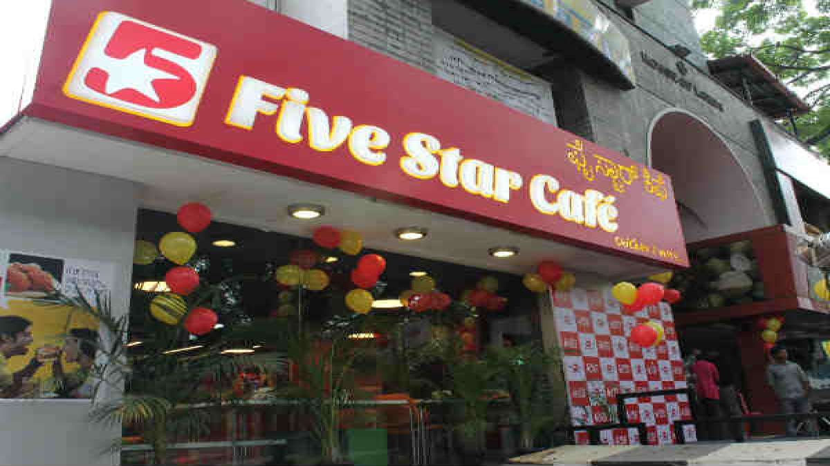 First Ever 'Five Star Cafe' In India - Boldsky.com