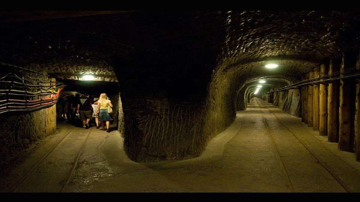 10 Amazing Underground Cities In The World - Boldsky.com