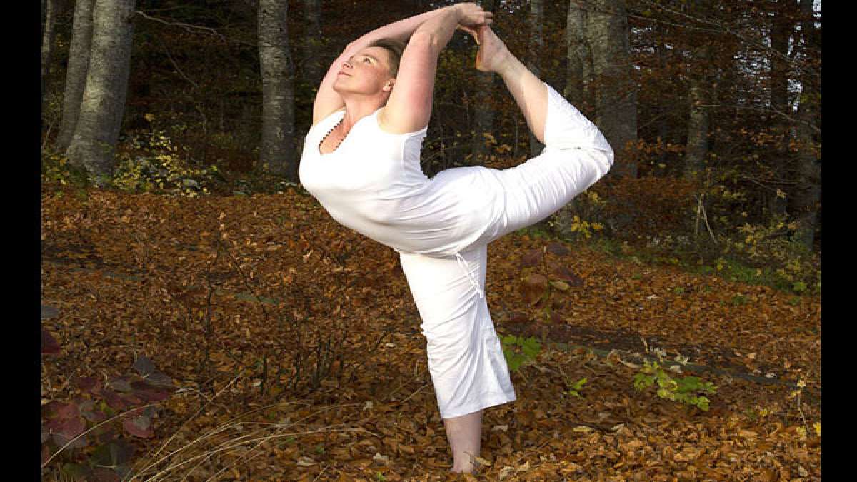 Yoga Poses For Chest Fat Reduction - Boldsky.com