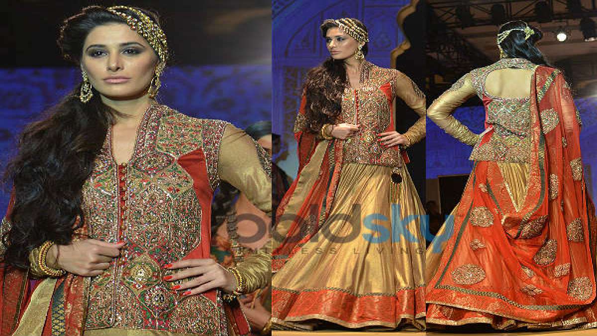 Day 4 IBFW 2013: Ashima n Leena's Aalap Collection - Boldsky.com