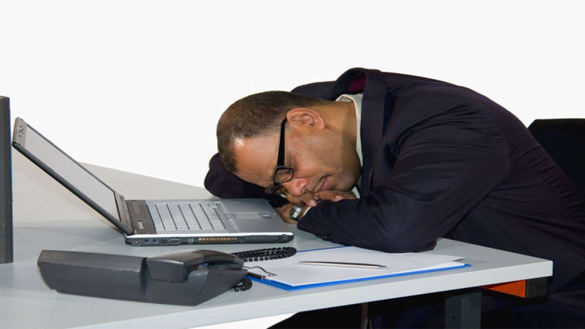How To Beat Post Lunch Drowsiness At Work - Boldsky.com