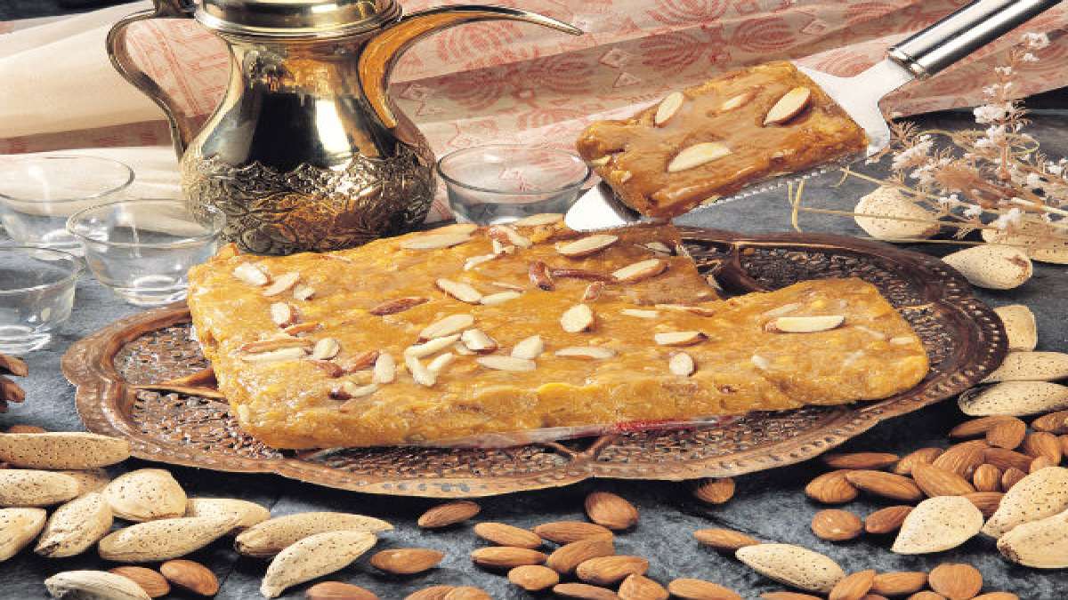 Dates Halwa: Dessert Recipe For Eid - Boldsky.com