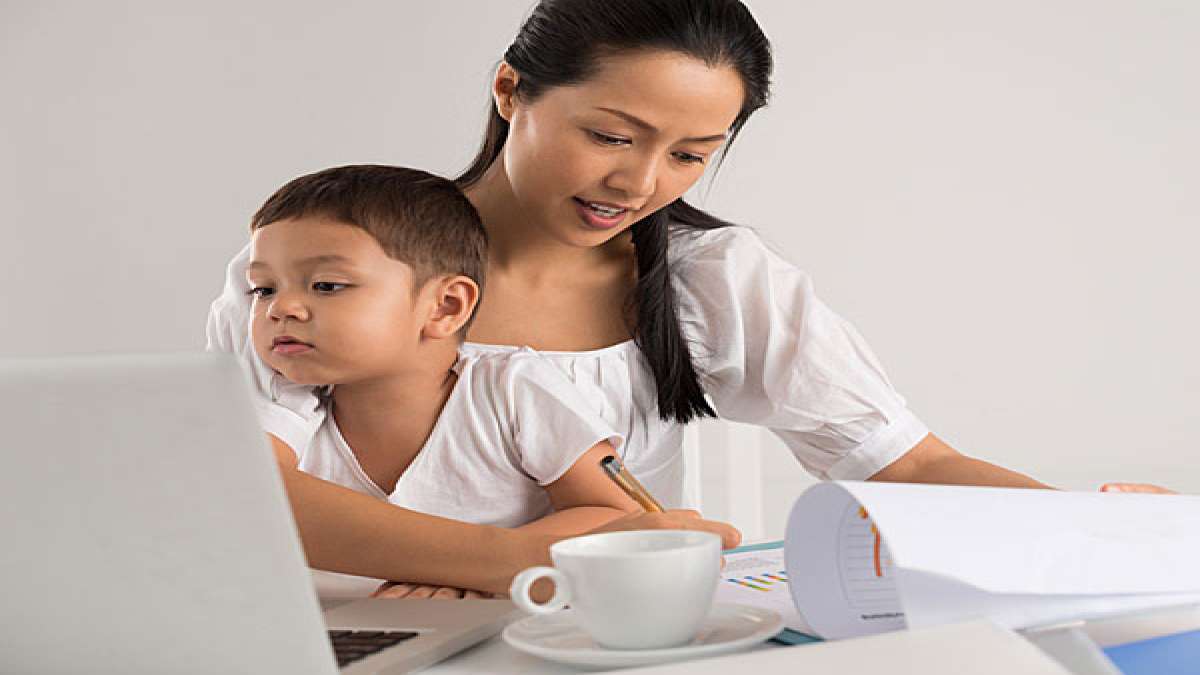 Multitasking: Are Women Better Than Men? - Boldsky.com