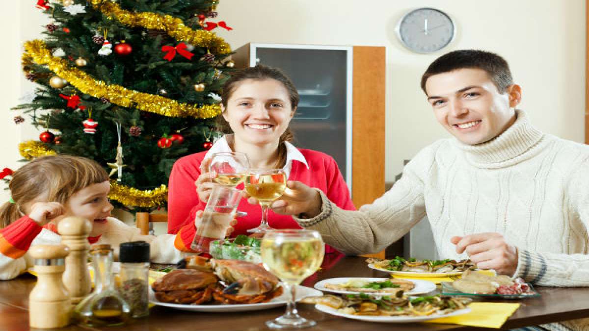Prevent Overeating On Christmas Day - Boldsky.com