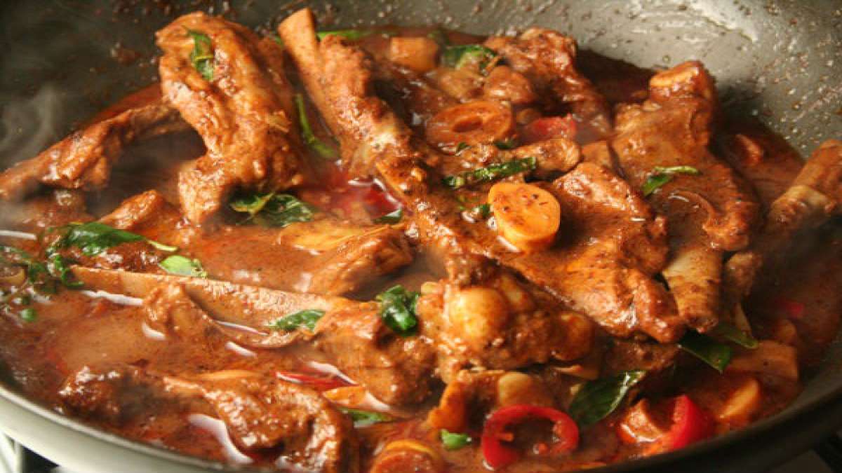 Khatta Meat: Kashmiri Mutton Recipe - Boldsky.com