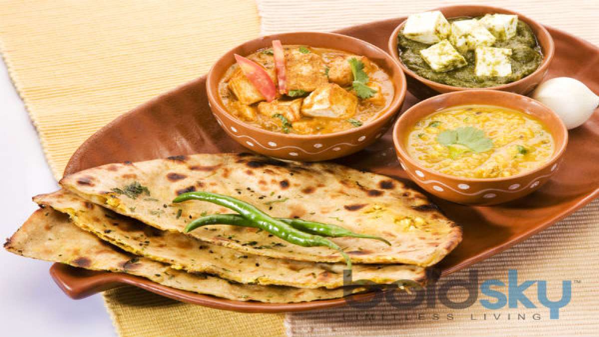 Mushroom Tomato Paratha Recipe For Breakfast - Boldsky.com