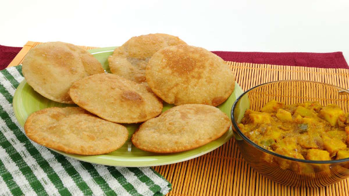 Navratri Recipe: Singhare Ki Poori - Boldsky.com