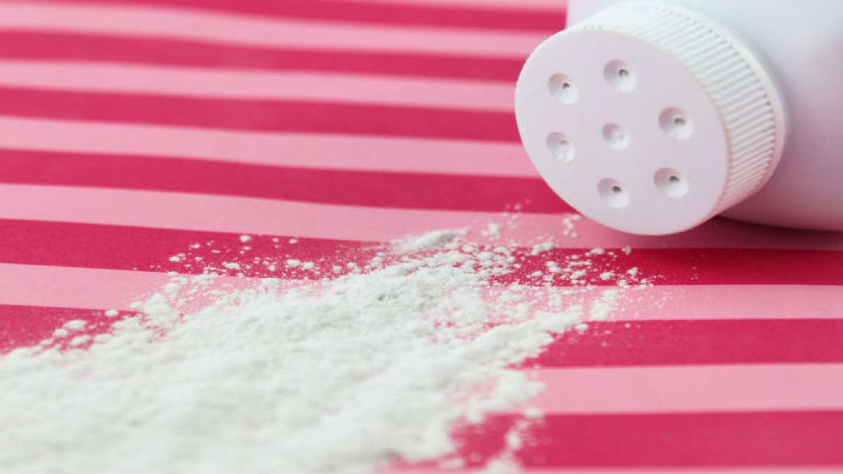 Top 10 Uses Of Baby Powder For Home - Boldsky.com
