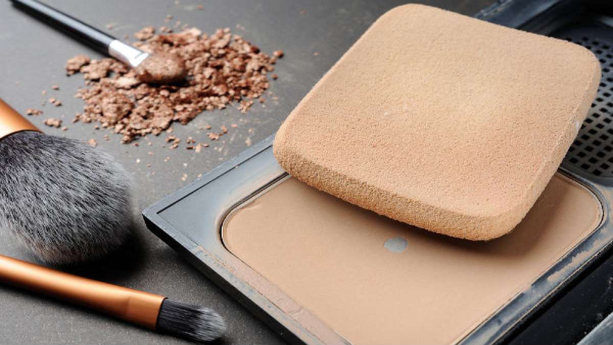 10 Smart Tips To Revive Your Old Makeup Items - Boldsky.com