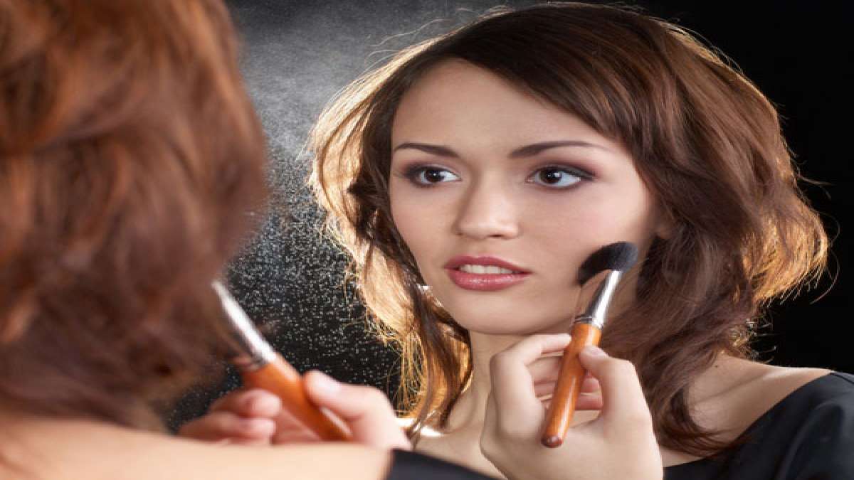Ways To Make Homemade Natural Concealers - Boldsky.com