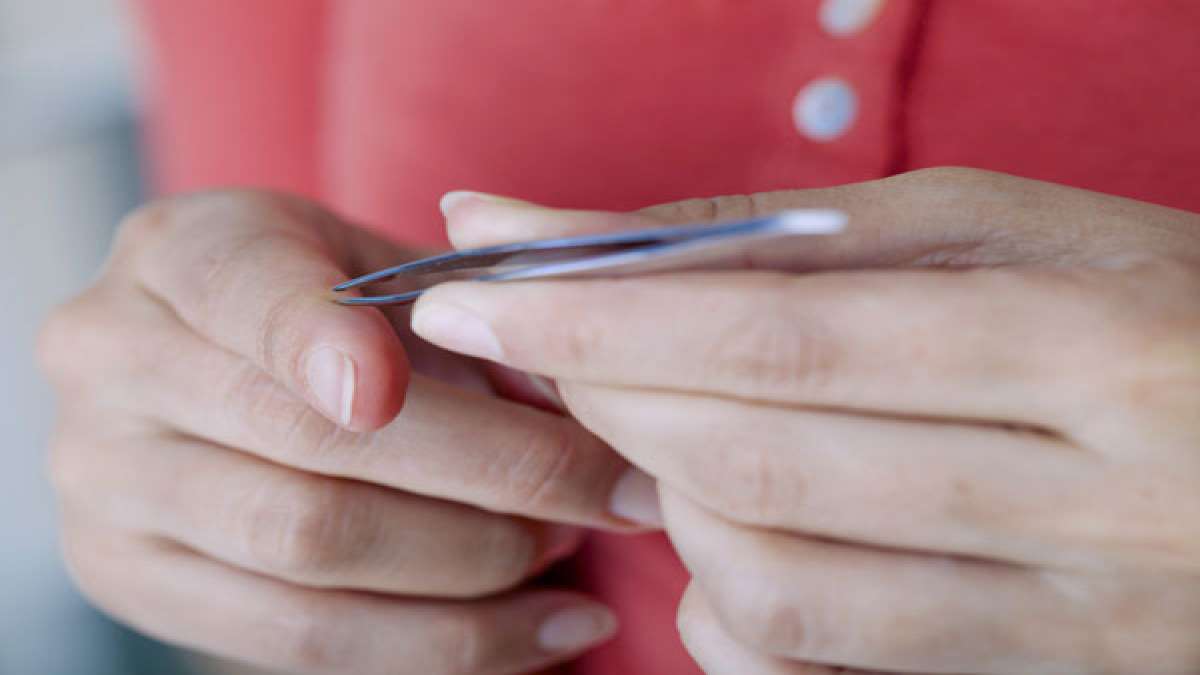 Hacks To Remove Splinters - Boldsky.com