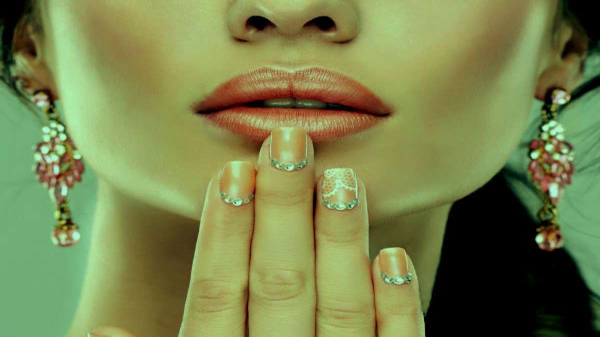 How To Scrub Your Lips - Boldsky.com