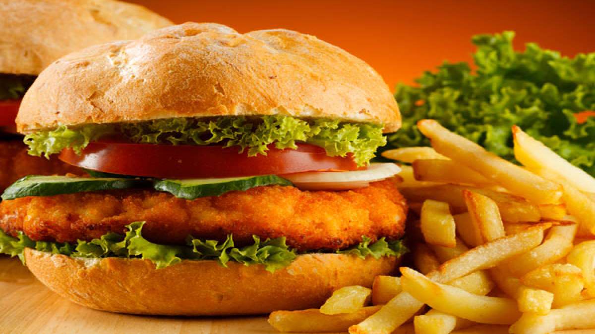 Tasty Cheese Chicken Burger Recipe - Boldsky.com