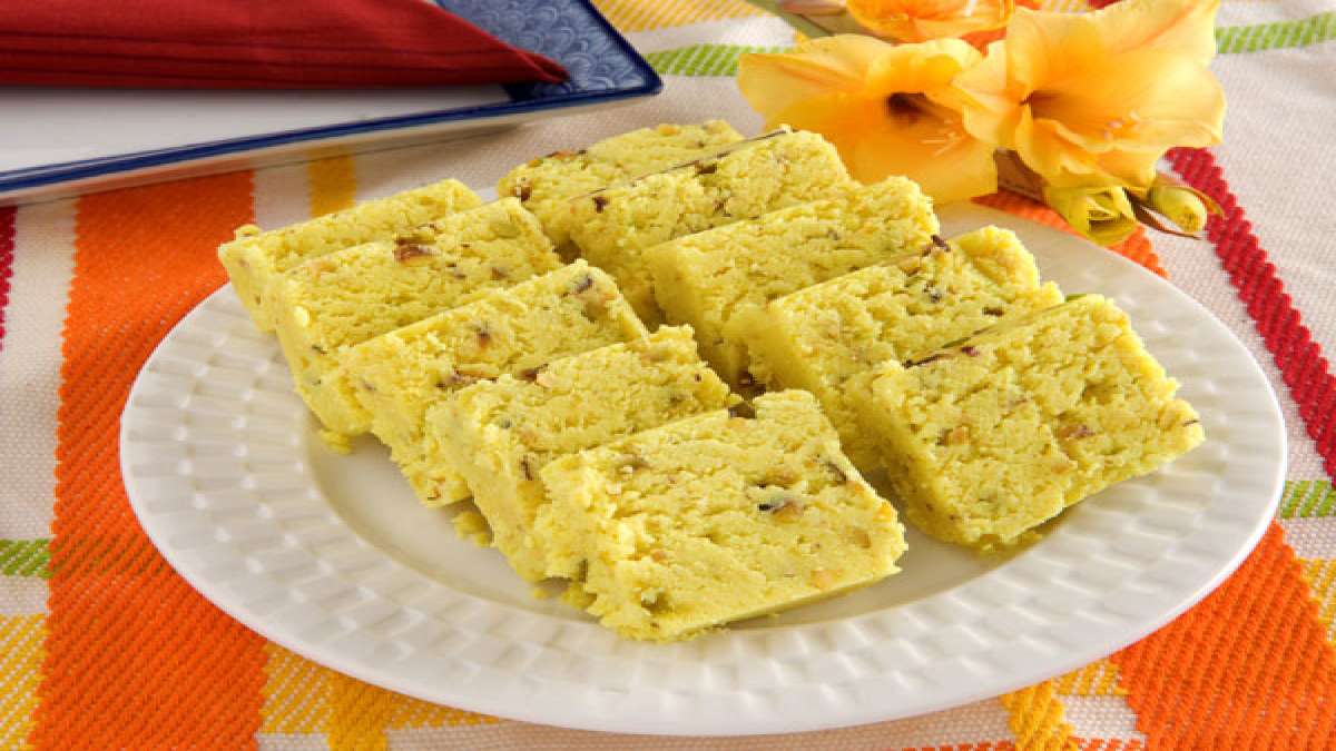 Try The Delicious Kalakand Sweet Recipe - Boldsky.com