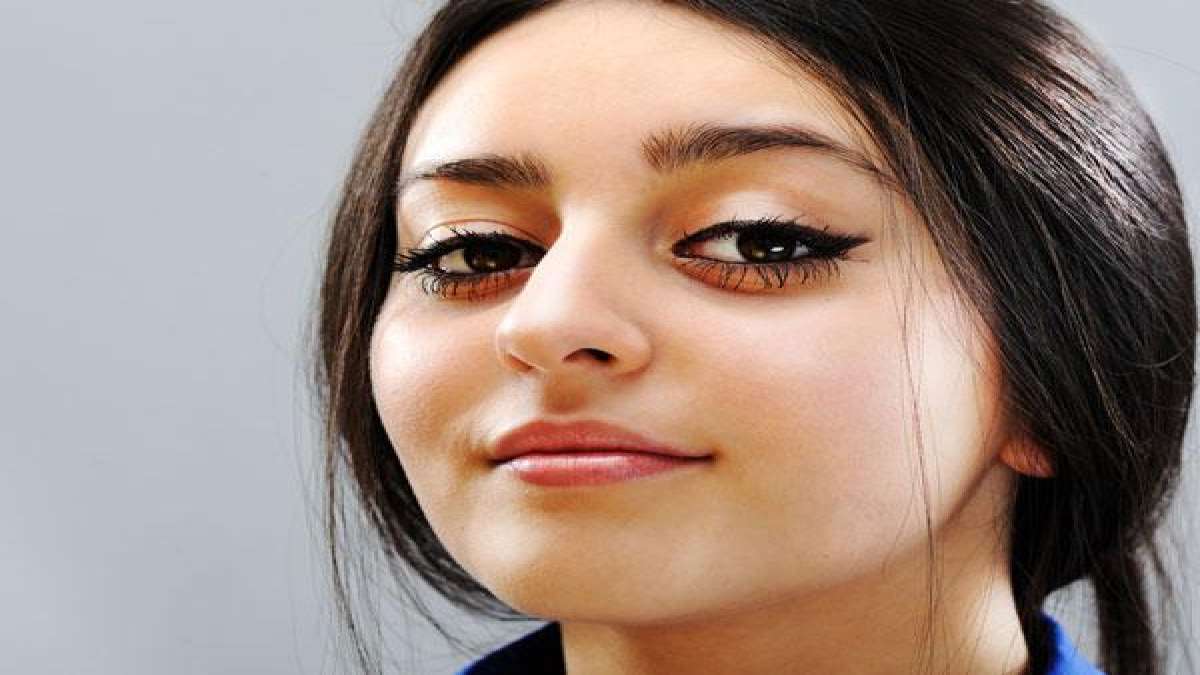 Onion Paste Facials For Fair Skin - Boldsky.com