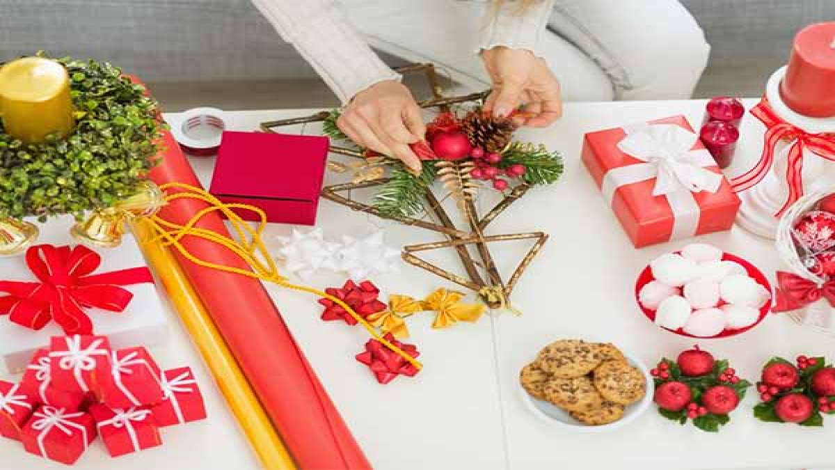 8 Handmade Christmas Decorations To Make At Home - Boldsky.com