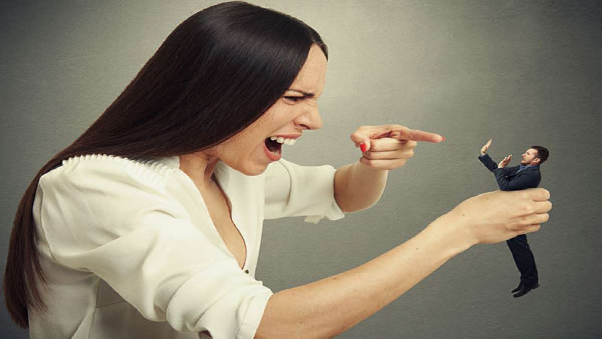 How To Calm Your Angry Wife When You're Caught With Your Ex - Boldsky.com