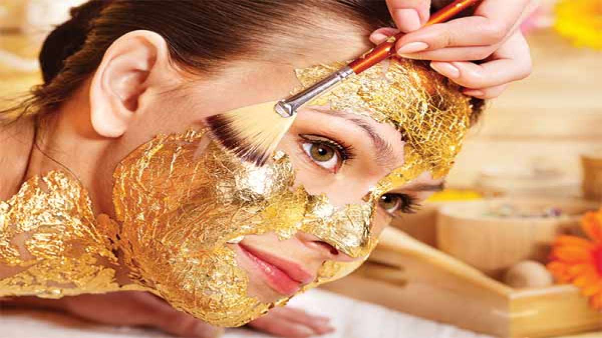 Skin Care Benefits Of A Gold Facial - Boldsky.com