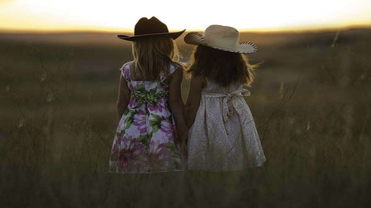 5 Cutest Traits Of Younger Siblings - Boldsky.com