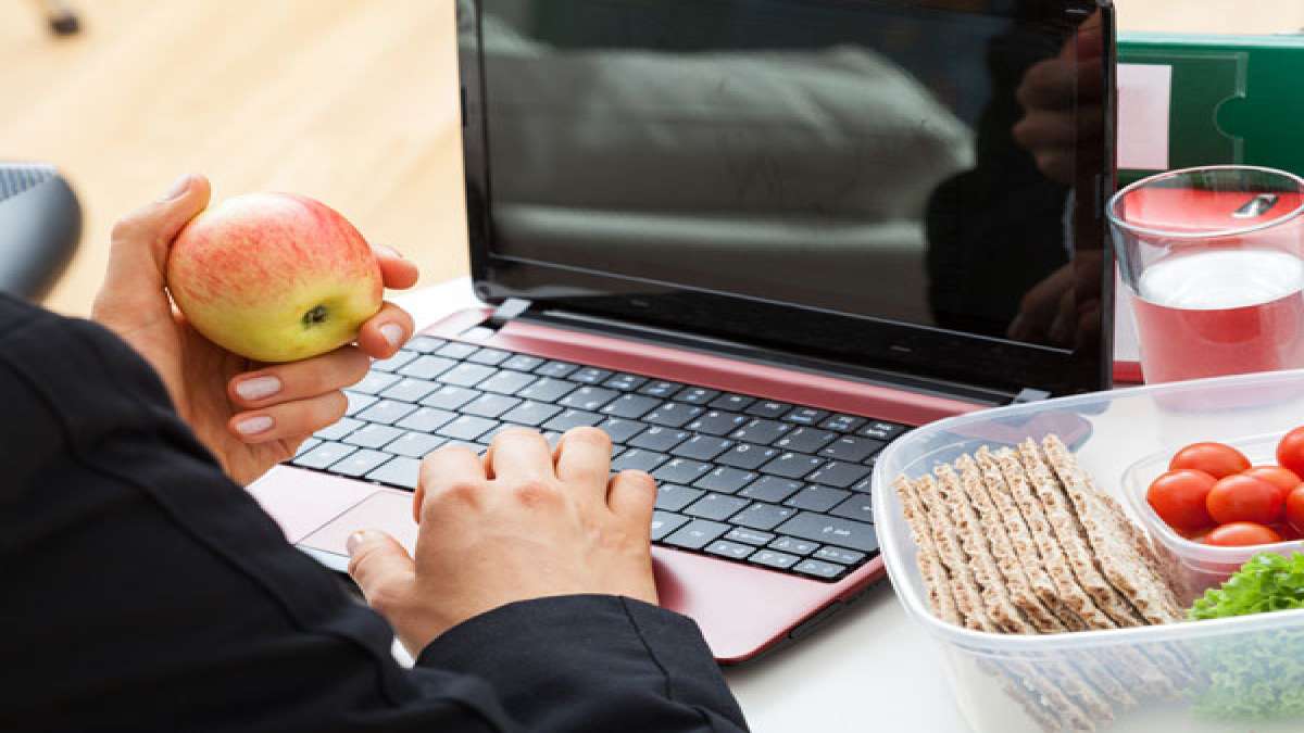 10 Tips On How To Stay Healthy At Work - Boldsky.com