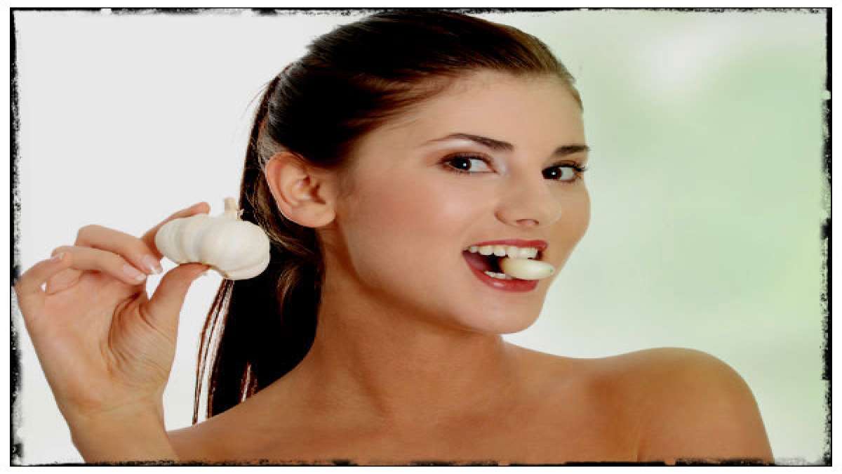 What Happens When You Eat Garlic In The Morning - Boldsky.com