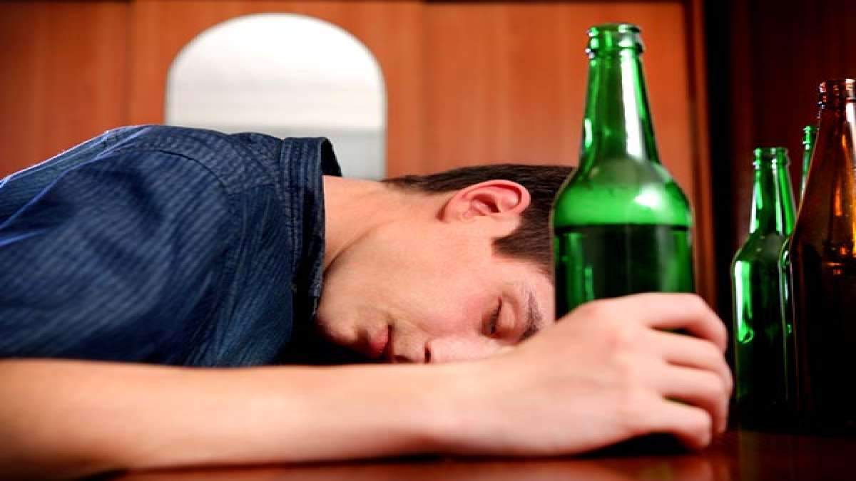 How Alcohol Consumption Increases During Stress - Boldsky.com