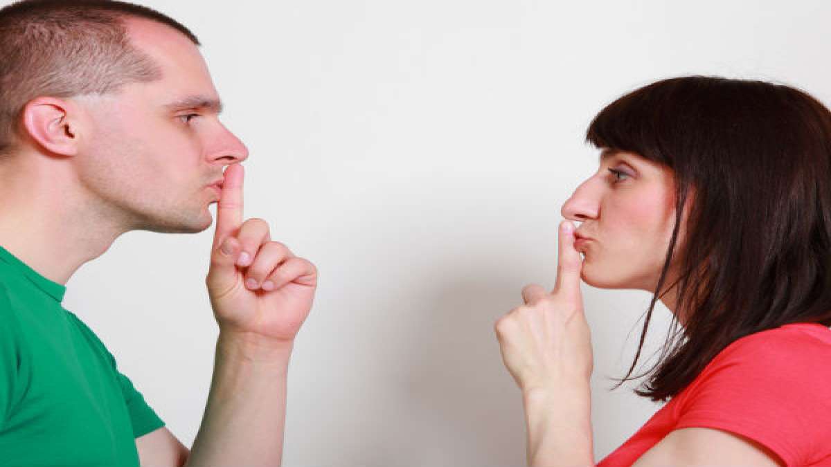 Reasons She Stopped Arguing With You - Boldsky.com