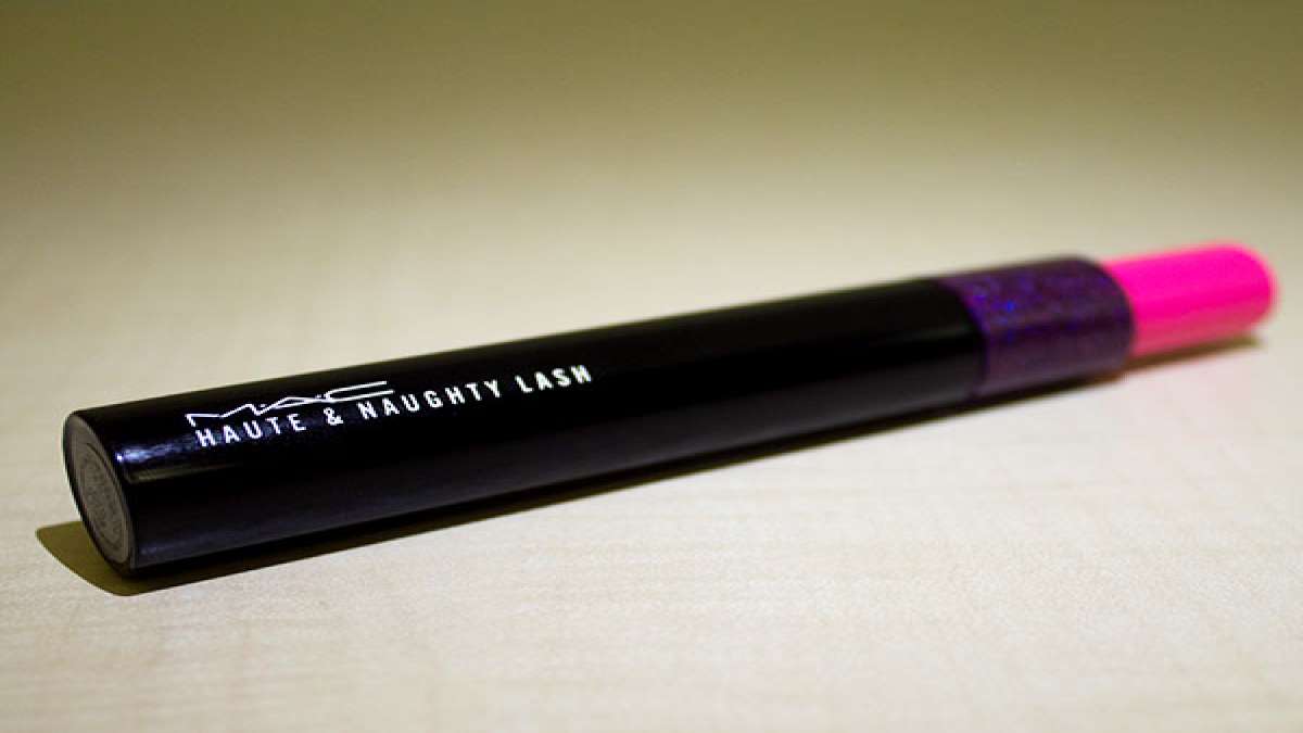 Product Of The Day: Mac 'Haute & Naughty Lash' Mascara Review - Boldsky.com
